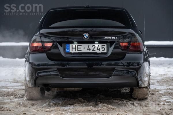 Melns BMW 330 2005 Rīga, ar dzinēja tilpumu 3.00 L un nobraukumu 288 tūkst. km par 4600 €, foto 5 vietnē AUTOMOTO.COM.LV