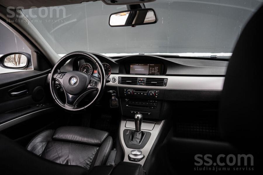 Black BMW 330 2005 in Riga, with an engine capacity of 3.00 L and mileage of 288 thousand km for 4600 €, photo 8 on AUTOMOTO.COM.LV