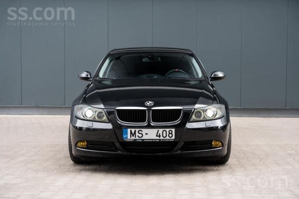 Black BMW 330 2005 in Riga, with an engine capacity of 3.00 L and mileage of 218 thousand km for 6400 €, photo 2 on AUTOMOTO.COM.LV