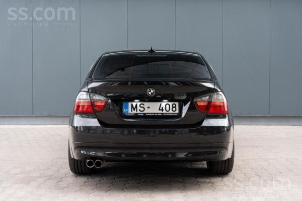 Black BMW 330 2005 in Riga, with an engine capacity of 3.00 L and mileage of 218 thousand km for 6400 €, photo 6 on AUTOMOTO.COM.LV