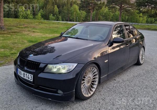 Black BMW 330 2006 in Riga, with an engine capacity of 3.00 L and mileage of 415 thousand km for 5000 €, photo 5 on AUTOMOTO.COM.LV