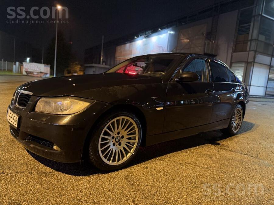 Black BMW 330 2006 in Riga, with an engine capacity of 3.00 L and mileage of 451 thousand km for 2300 €, photo 1 on AUTOMOTO.COM.LV