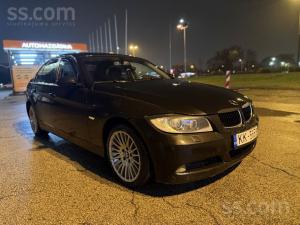Black BMW 330 2006 in Riga, with an engine capacity of 3.00 L and mileage of 451 thousand km for 2300 €, photo 2 on AUTOMOTO.COM.LV