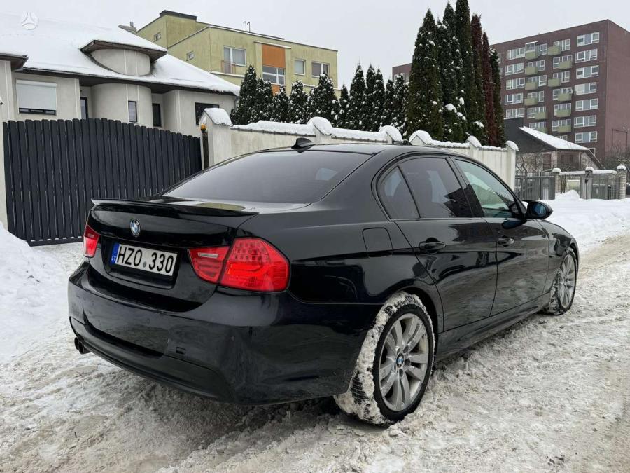 Black BMW 330 2006 in Vilnius, with an engine capacity of 3.00 L and mileage of 337 thousand km for 3500 €, photo 1 on AUTOMOTO.COM.LV
