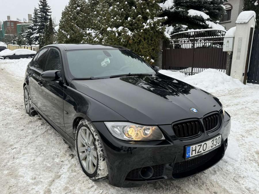 Black BMW 330 2006 in Vilnius, with an engine capacity of 3.00 L and mileage of 337 thousand km for 3500 €, photo 2 on AUTOMOTO.COM.LV