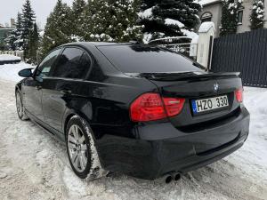 Black BMW 330 2006 in Vilnius, with an engine capacity of 3.00 L and mileage of 337 thousand km for 3500 €, photo 3 on AUTOMOTO.COM.LV