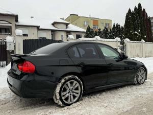 Black BMW 330 2006 in Vilnius, with an engine capacity of 3.00 L and mileage of 337 thousand km for 3500 €, photo 7 on AUTOMOTO.COM.LV