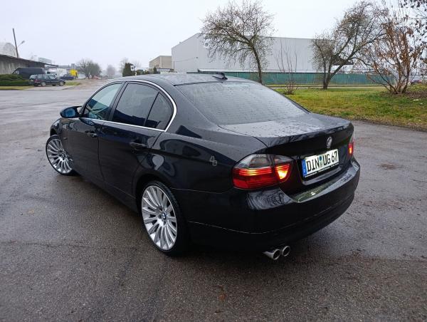 Melns BMW 330 2006 Marijampole, ar dzinēja tilpumu 3.00 L un nobraukumu 257 tūkst. km par 5500 €, foto 10 vietnē AUTOMOTO.COM.LV