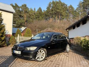 Black BMW 330 2006 in Alytus, with an engine capacity of 3.00 L and mileage of 286 thousand km for 3900 €, photo  on AUTOMOTO.COM.LV
