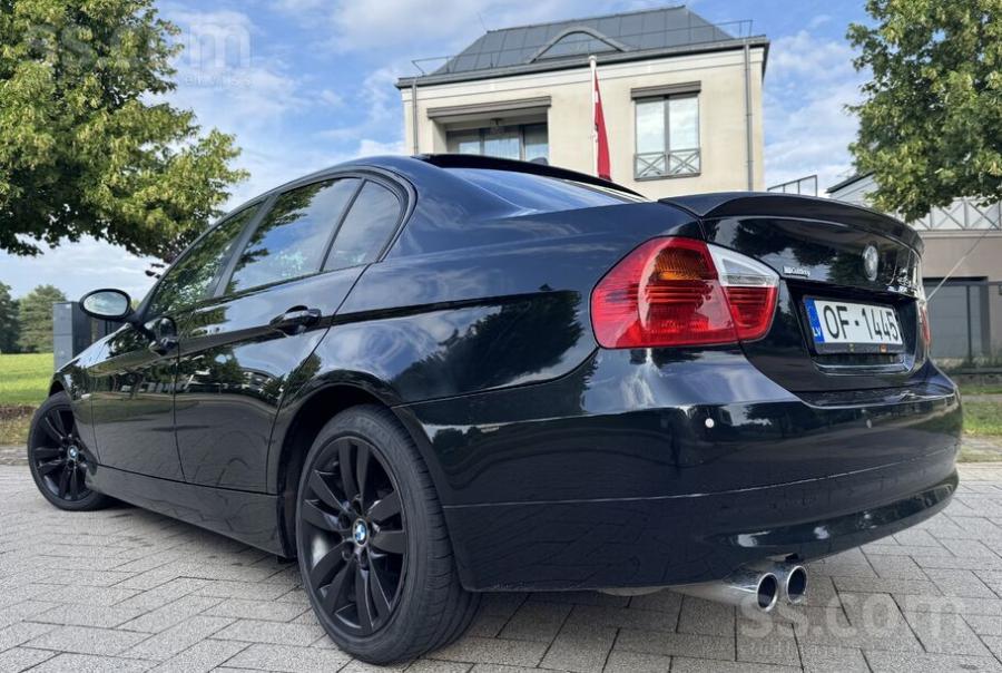 Black BMW 330 2006 in Riga, with an engine capacity of 3.00 L and mileage of 0 thousand km for 5000 €, photo 8 on AUTOMOTO.COM.LV