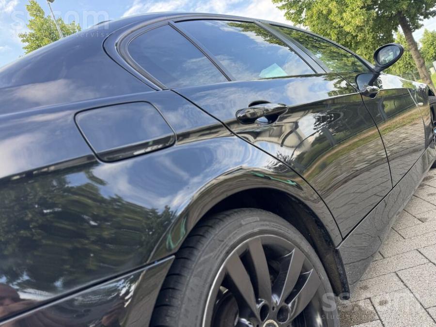 Black BMW 330 2006 in Riga, with an engine capacity of 3.00 L and mileage of 0 thousand km for 5000 €, photo 12 on AUTOMOTO.COM.LV