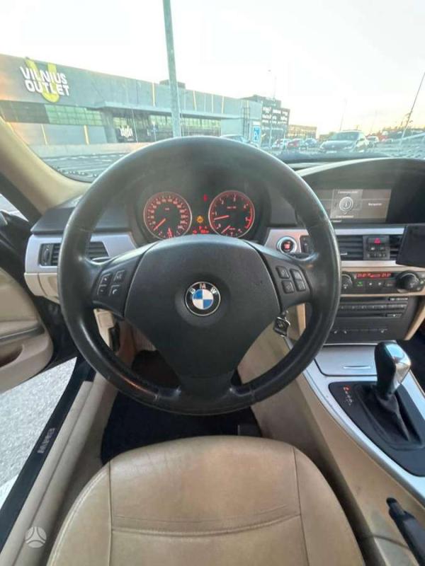Black BMW 330 2006 in Vilnius, with an engine capacity of 2.99 L and mileage of 464 thousand km for 4050 €, photo 10 on AUTOMOTO.COM.LV