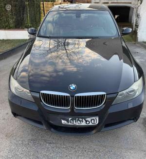 Black BMW 330 2006 in Vilnius, with an engine capacity of 2.99 L and mileage of 355 thousand km for 5500 €, photo 4 on AUTOMOTO.COM.LV