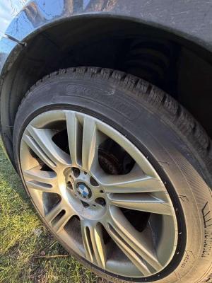 Black BMW 330 2006 in Vilnius, with an engine capacity of 2.99 L and mileage of 355 thousand km for 5500 €, photo 5 on AUTOMOTO.COM.LV