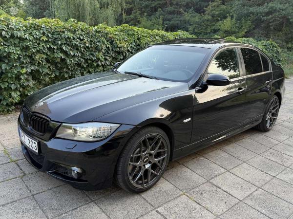 Black BMW 330 2006 in Vilnius, with an engine capacity of 3.00 L and mileage of 338 thousand km for 4950 €, photo 1 on AUTOMOTO.COM.LV