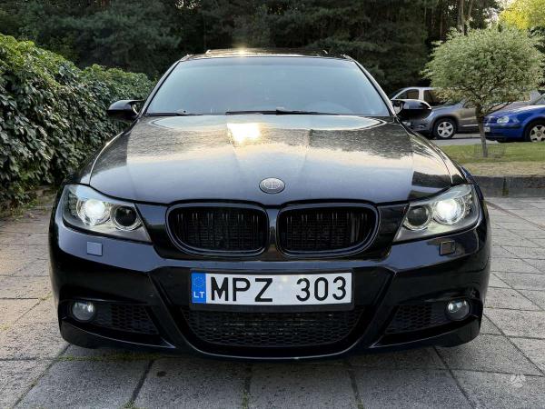 Black BMW 330 2006 in Vilnius, with an engine capacity of 3.00 L and mileage of 338 thousand km for 4950 €, photo 3 on AUTOMOTO.COM.LV