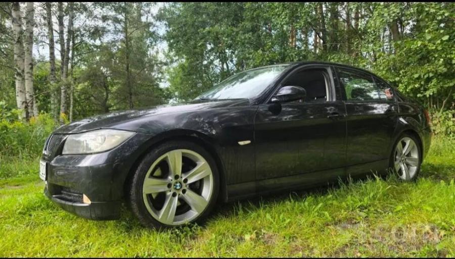 Black BMW 330 2006 in Jelgava, with an engine capacity of 3.00 L and mileage of 224 thousand km for 2500 €, photo 5 on AUTOMOTO.COM.LV