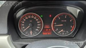 Black BMW 330 2006 in Jelgava, with an engine capacity of 3.00 L and mileage of 224 thousand km for 2500 €, photo 9 on AUTOMOTO.COM.LV