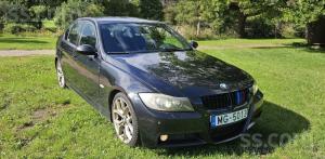 Black BMW 330 2006 in Gulbene, with an engine capacity of 3.00 L and mileage of 411 thousand km for 5200 €, photo 5 on AUTOMOTO.COM.LV