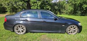 Black BMW 330 2006 in Gulbene, with an engine capacity of 3.00 L and mileage of 411 thousand km for 5200 €, photo 6 on AUTOMOTO.COM.LV