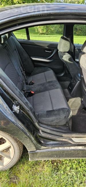 Black BMW 330 2006 in Gulbene, with an engine capacity of 3.00 L and mileage of 411 thousand km for 5200 €, photo 15 on AUTOMOTO.COM.LV