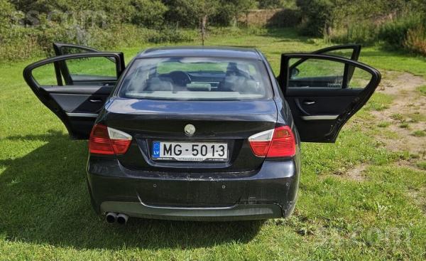 Black BMW 330 2006 in Gulbene, with an engine capacity of 3.00 L and mileage of 411 thousand km for 5200 €, photo 9 on AUTOMOTO.COM.LV