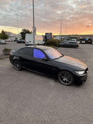 Black BMW 330 2006 in Vilnius, with an engine capacity of 2.99 L and mileage of 482 thousand km for 4300 €, photo  on AUTOMOTO.COM.LV