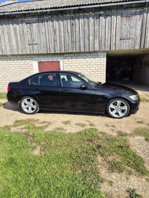Melns BMW 330 2006 Liepāja, ar dzinēja tilpumu 3.00 L un nobraukumu 225 tūkst. km par 4100 €, foto 6 vietnē AUTOMOTO.COM.LV