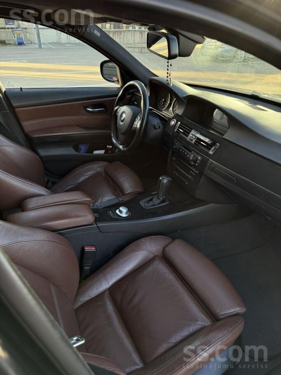 Melns BMW 330 2006 Rīga, ar dzinēja tilpumu 3.00 L un nobraukumu 307 tūkst. km par 7900 €, foto 8 vietnē AUTOMOTO.COM.LV