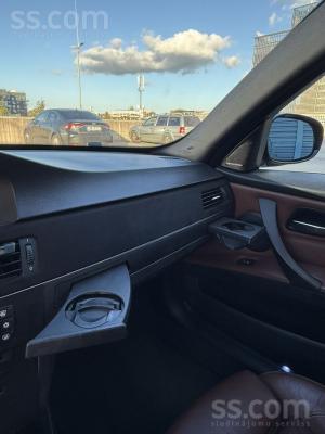 Melns BMW 330 2006 Rīga, ar dzinēja tilpumu 3.00 L un nobraukumu 307 tūkst. km par 7900 €, foto 11 vietnē AUTOMOTO.COM.LV
