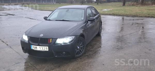Black BMW 330 2007 in Liepaja, with an engine capacity of 3.00 L and mileage of 338 thousand km for 5500 €, photo 2 on AUTOMOTO.COM.LV
