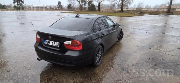 Black BMW 330 2007 in Liepaja, with an engine capacity of 3.00 L and mileage of 338 thousand km for 5500 €, photo 3 on AUTOMOTO.COM.LV