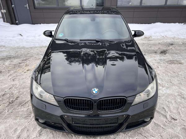Melns BMW 330 2007 Utena, ar dzinēja tilpumu 2.99 L un nobraukumu 265 tūkst. km par 6100 €, foto 2 vietnē AUTOMOTO.COM.LV
