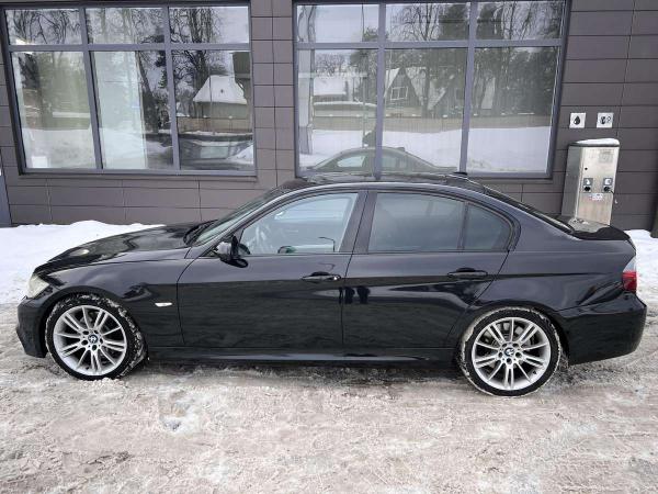 Melns BMW 330 2007 Utena, ar dzinēja tilpumu 2.99 L un nobraukumu 265 tūkst. km par 6100 €, foto 9 vietnē AUTOMOTO.COM.LV