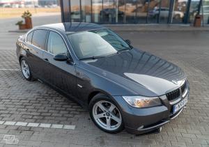 Melns BMW 330 2007 Kauņa, ar dzinēja tilpumu 3.00 L un nobraukumu 355 tūkst. km par 4750 €, foto 4 vietnē AUTOMOTO.COM.LV