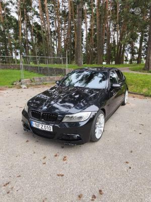 Black BMW 330 2007 in Vilnius, with an engine capacity of 2.99 L and mileage of 359 thousand km for 6600 €, photo 3 on AUTOMOTO.COM.LV
