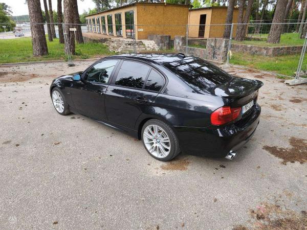 Black BMW 330 2007 in Vilnius, with an engine capacity of 2.99 L and mileage of 359 thousand km for 6600 €, photo 5 on AUTOMOTO.COM.LV