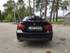 Black BMW 330 2007 in Vilnius, with an engine capacity of 2.99 L and mileage of 359 thousand km for 6600 €, photo 7 on AUTOMOTO.COM.LV