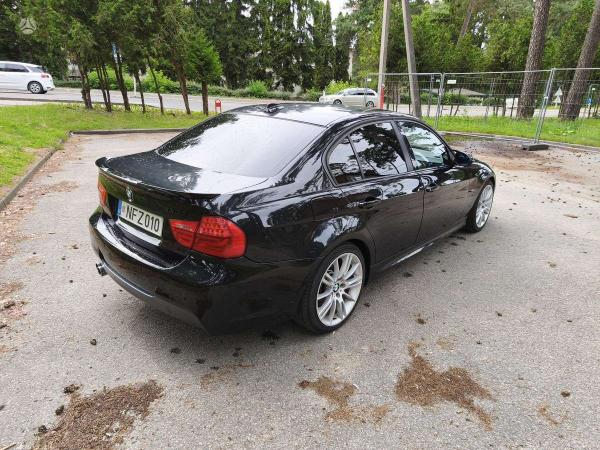Black BMW 330 2007 in Vilnius, with an engine capacity of 2.99 L and mileage of 359 thousand km for 6600 €, photo 7 on AUTOMOTO.COM.LV