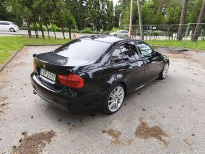 Black BMW 330 2007 in Vilnius, with an engine capacity of 2.99 L and mileage of 359 thousand km for 6600 €, photo 8 on AUTOMOTO.COM.LV