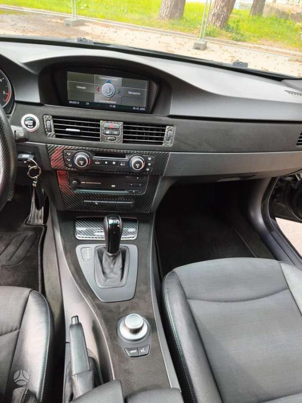 Black BMW 330 2007 in Vilnius, with an engine capacity of 2.99 L and mileage of 359 thousand km for 6600 €, photo 10 on AUTOMOTO.COM.LV