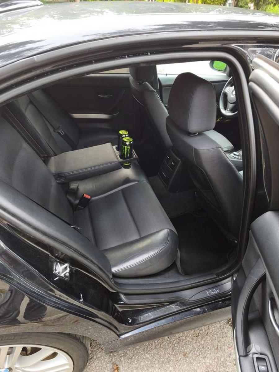 Black BMW 330 2007 in Vilnius, with an engine capacity of 2.99 L and mileage of 359 thousand km for 6600 €, photo 14 on AUTOMOTO.COM.LV