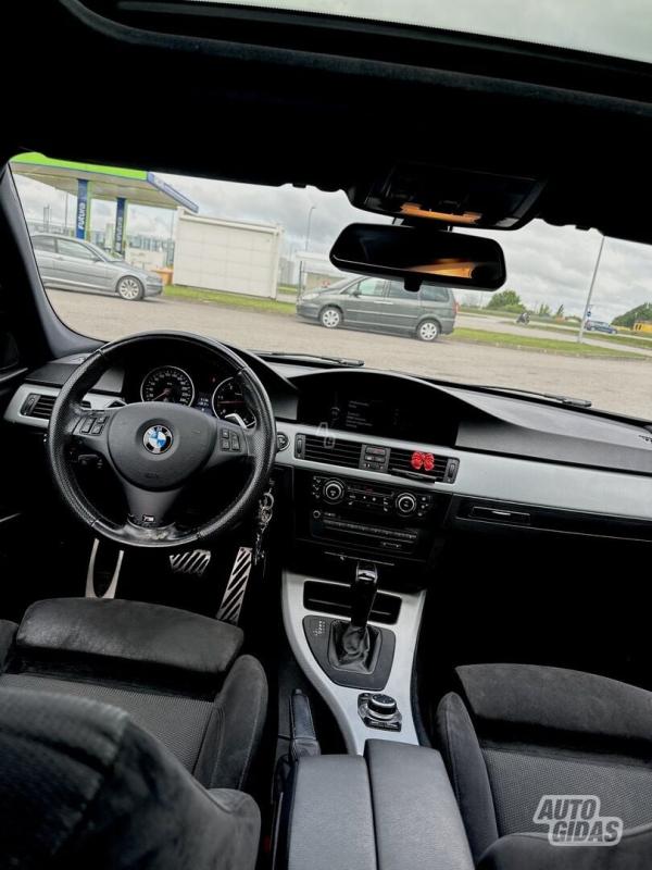 Black BMW 330 2007 in Silale, with an engine capacity of 3.00 L and mileage of 400 thousand km for 5950 €, photo 8 on AUTOMOTO.COM.LV