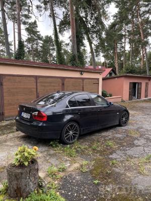 Black BMW 330 2007 in Jurmala, with an engine capacity of 3.00 L and mileage of 306 thousand km for 4190 €, photo 4 on AUTOMOTO.COM.LV