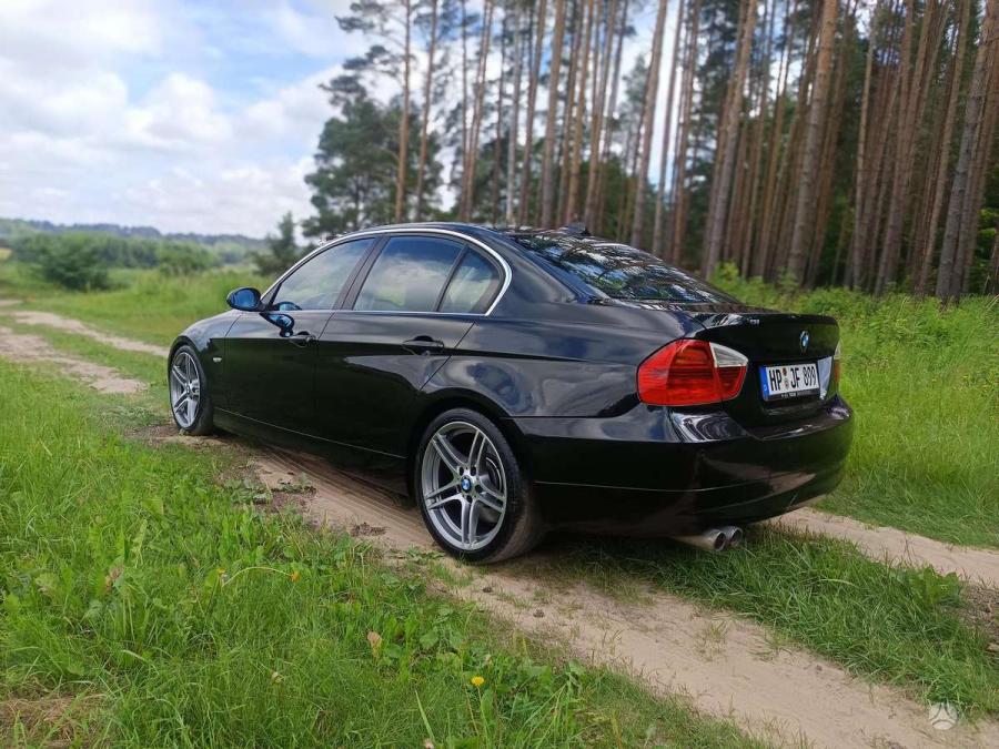 Melns BMW 330 2008 Kauņa, ar dzinēja tilpumu 3.00 L un nobraukumu 271 tūkst. km par 5890 €, foto 6 vietnē AUTOMOTO.COM.LV