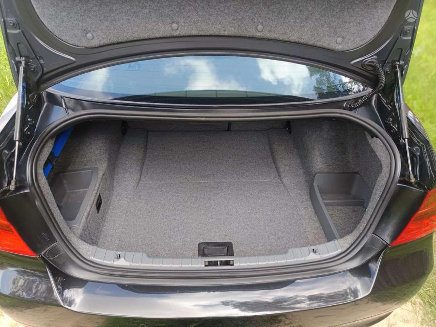 Melns BMW 330 2008 Kauņa, ar dzinēja tilpumu 3.00 L un nobraukumu 271 tūkst. km par 5890 €, foto 11 vietnē AUTOMOTO.COM.LV