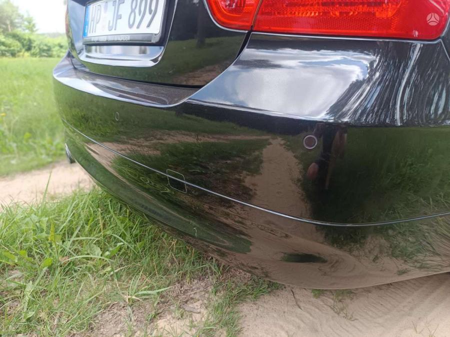 Melns BMW 330 2008 Kauņa, ar dzinēja tilpumu 3.00 L un nobraukumu 271 tūkst. km par 5890 €, foto 12 vietnē AUTOMOTO.COM.LV