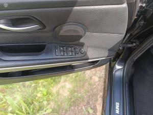 Melns BMW 330 2008 Kauņa, ar dzinēja tilpumu 3.00 L un nobraukumu 271 tūkst. km par 5890 €, foto 21 vietnē AUTOMOTO.COM.LV