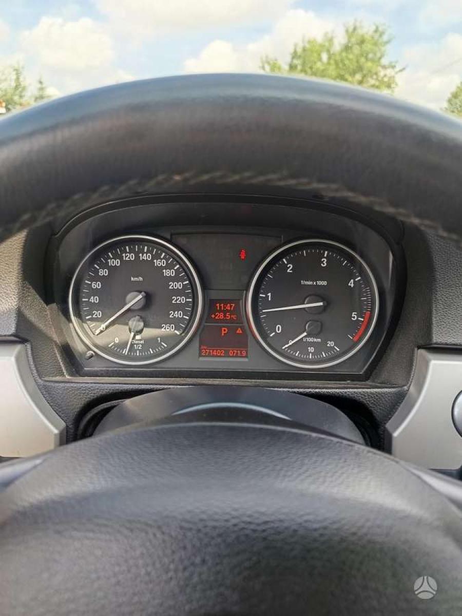 Melns BMW 330 2008 Kauņa, ar dzinēja tilpumu 3.00 L un nobraukumu 271 tūkst. km par 5890 €, foto 23 vietnē AUTOMOTO.COM.LV