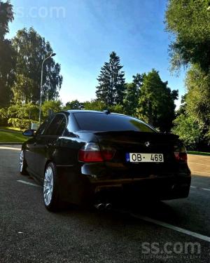 Black BMW 330 2008 in Riga, with an engine capacity of 3.00 L and mileage of 352 thousand km for 7700 €, photo 4 on AUTOMOTO.COM.LV